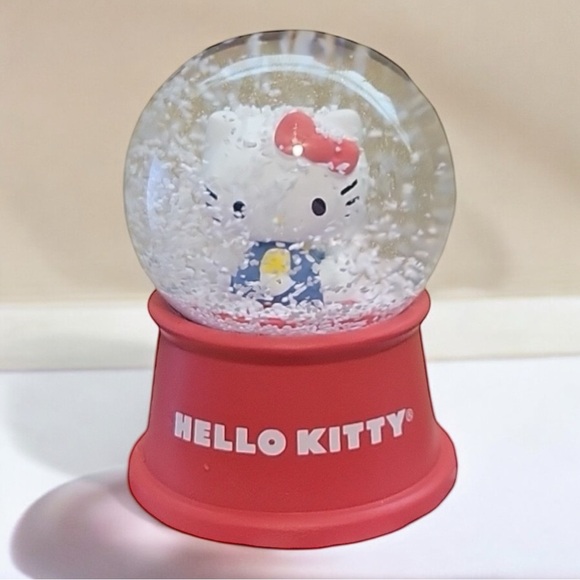Hello Kitty | Accessories | Hello Kitty Sanrio Mini Classic Snow Globe ...